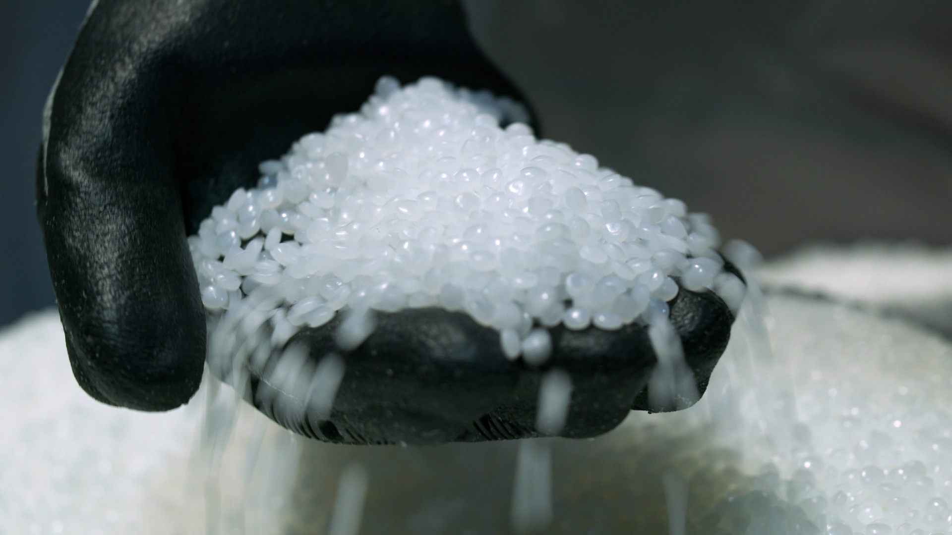 Pioneering recycling turns mixed waste into premium plastics with no ...